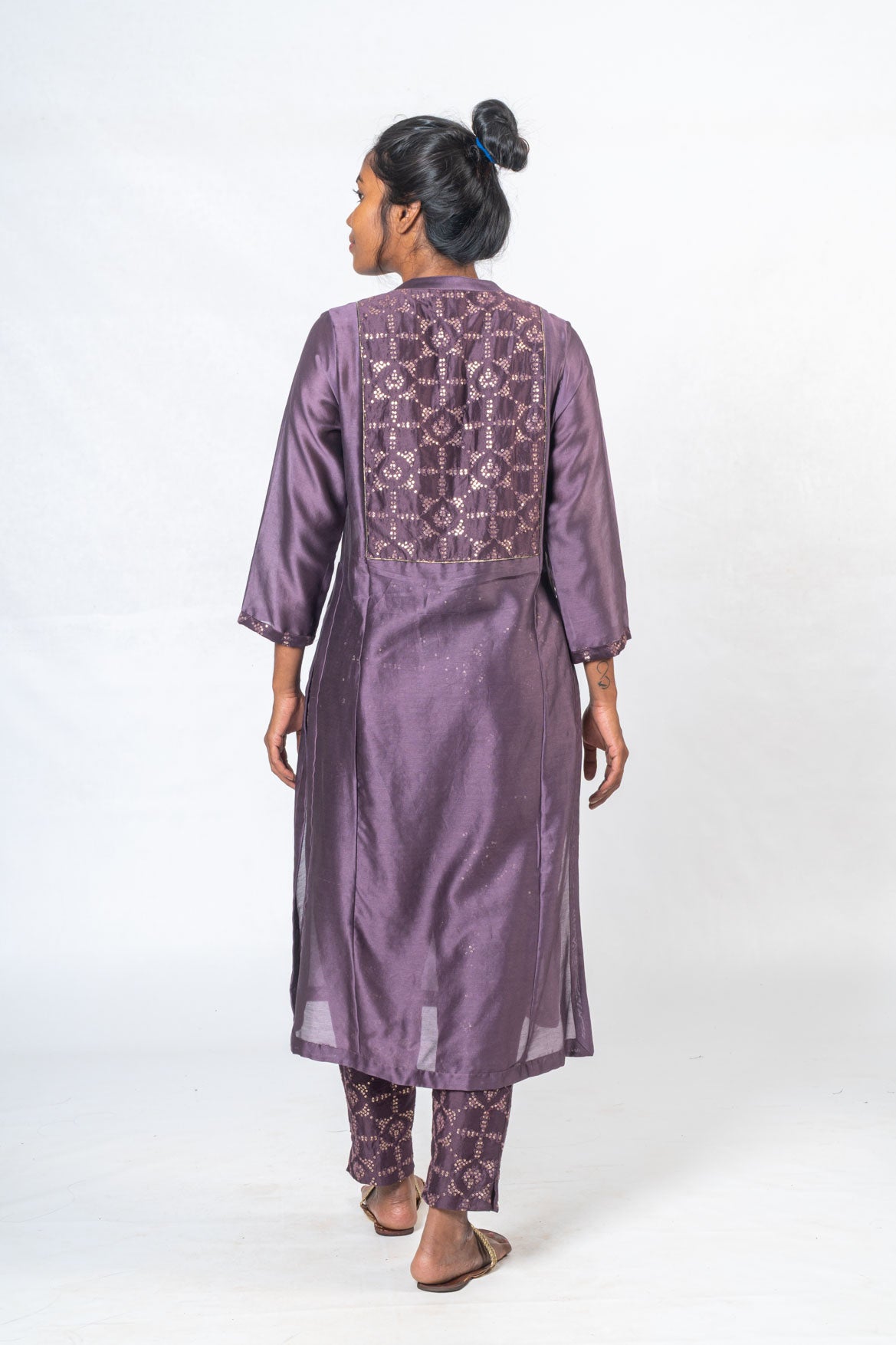 Set of 2- Urva Embroidered Chanderi Silk Kurta & Trousers – Upasana ...